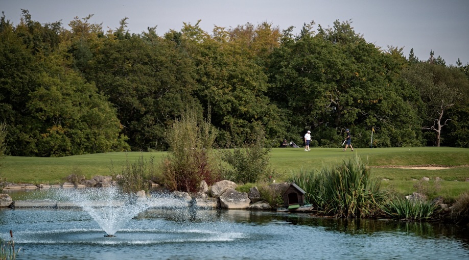 Boundary Lakes Golf Club | Hampshire | Reviews, Scorecards, Green Fees ...